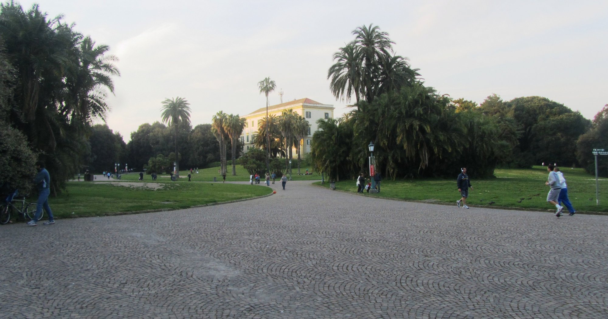 Neapel Park von Capodimonte|Neapel Parkanlage Capodimonte|Neapel Stadt ...
